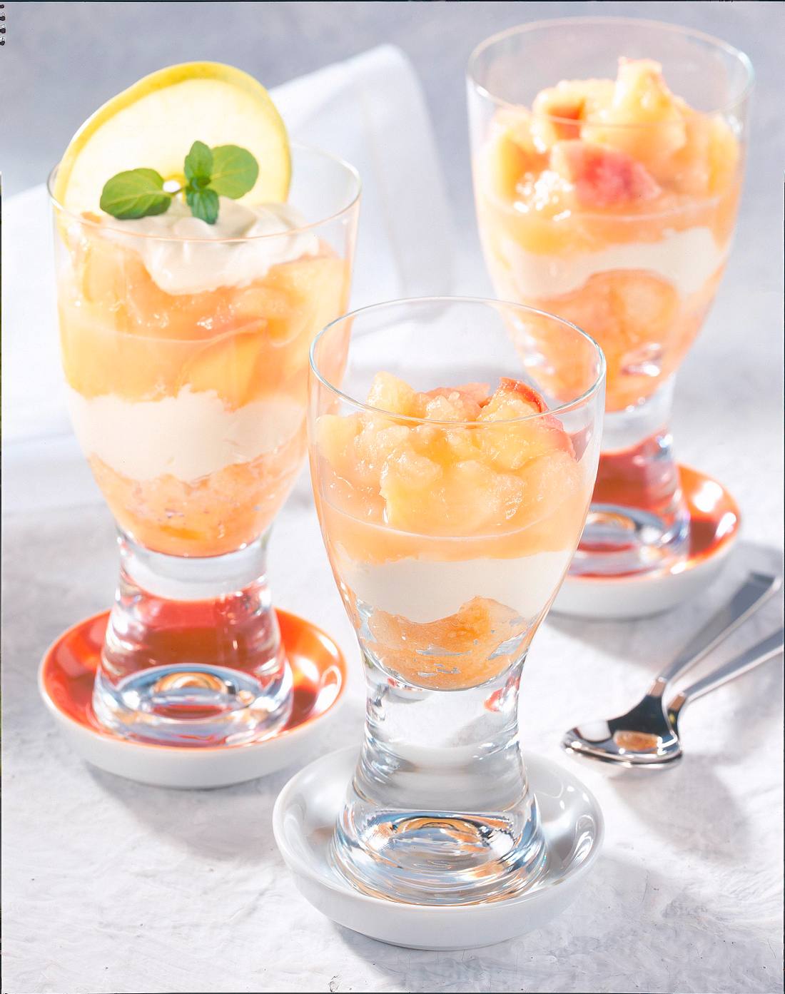 Apfel-Schmand-Becher Rezept | LECKER
