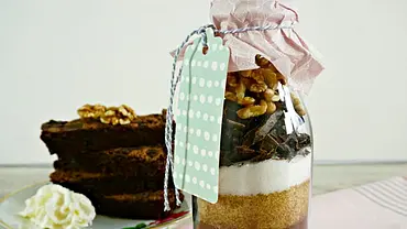 Backmischung im Glas - süße Geschenke selber machen | LECKER