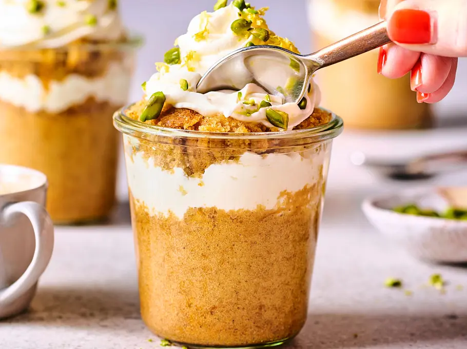 Hübsches ­Carrot-Cake-Trifle Rezept | LECKER