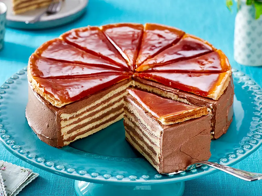 Dobos Torte mit Buttercreme Rezept | LECKER