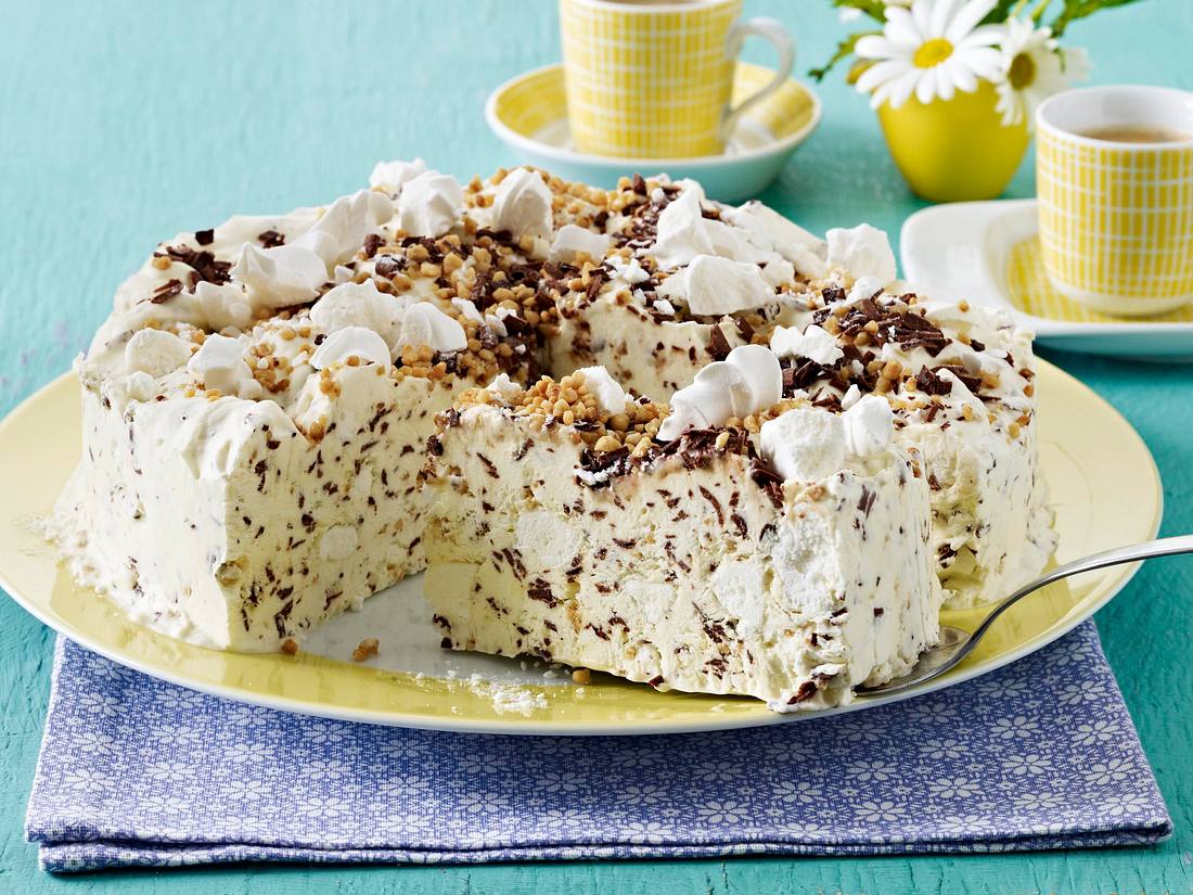 Eistorte - einfach und cremig Rezept | LECKER
