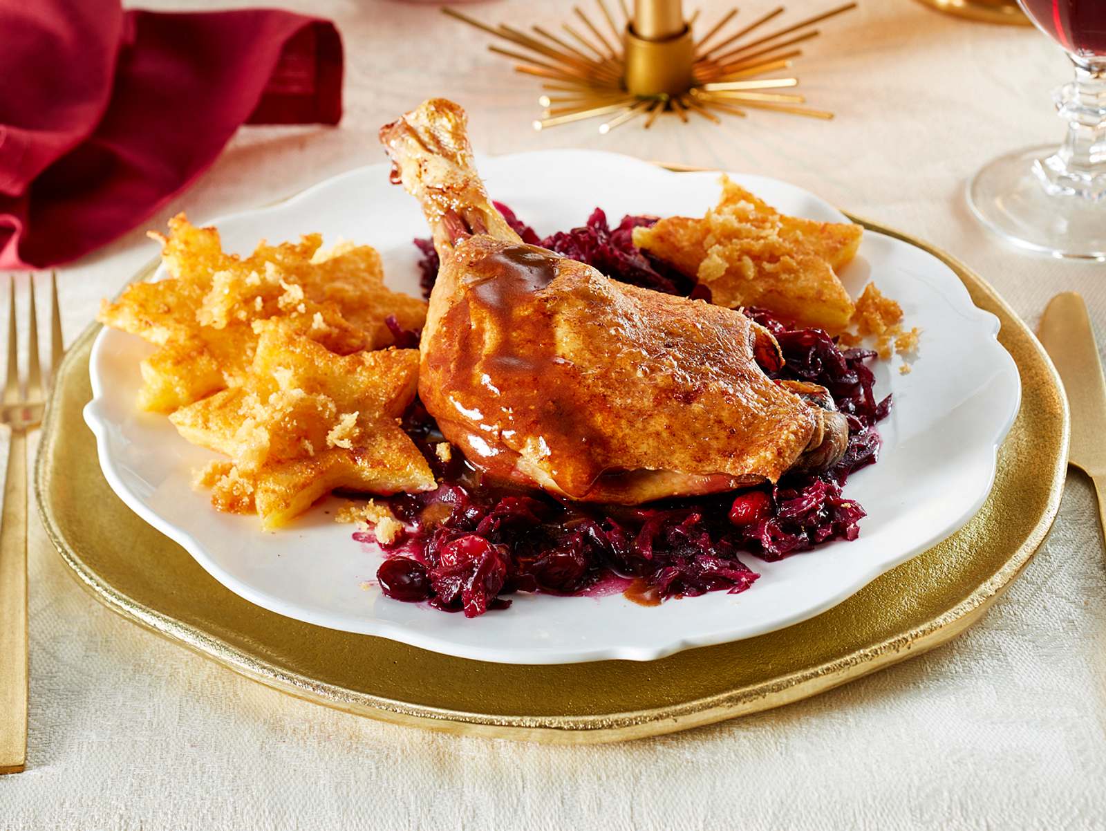 Entenkeule mit Lebkuchensoße Cranberry-Rotkohl Rezept | LECKER