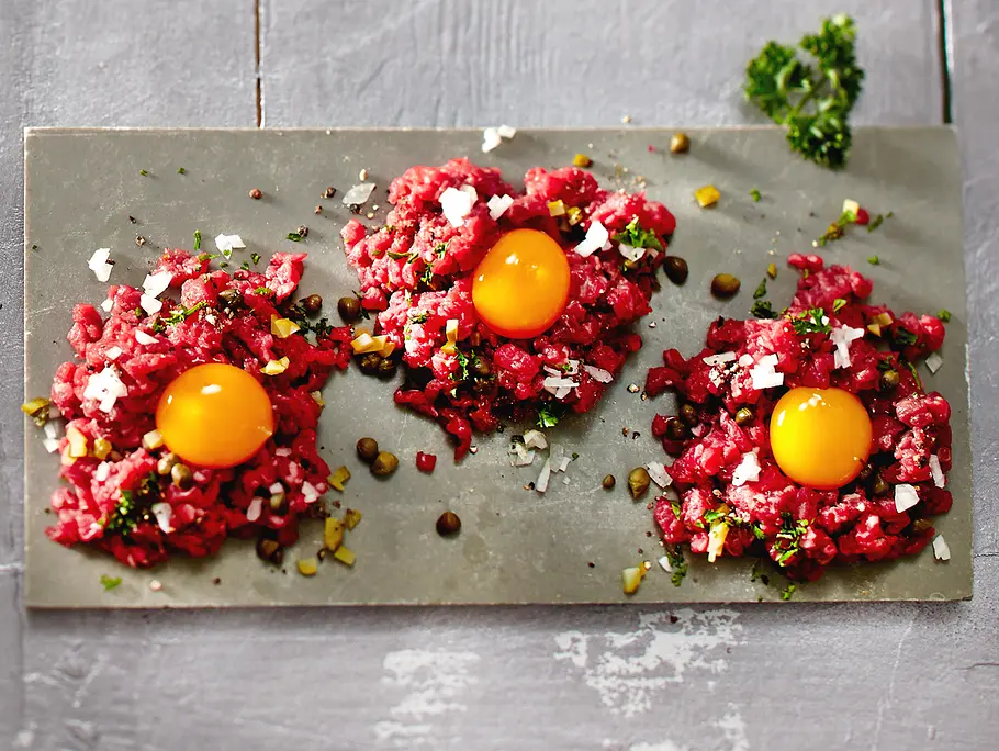 Feines Rindertatar Rezept | LECKER