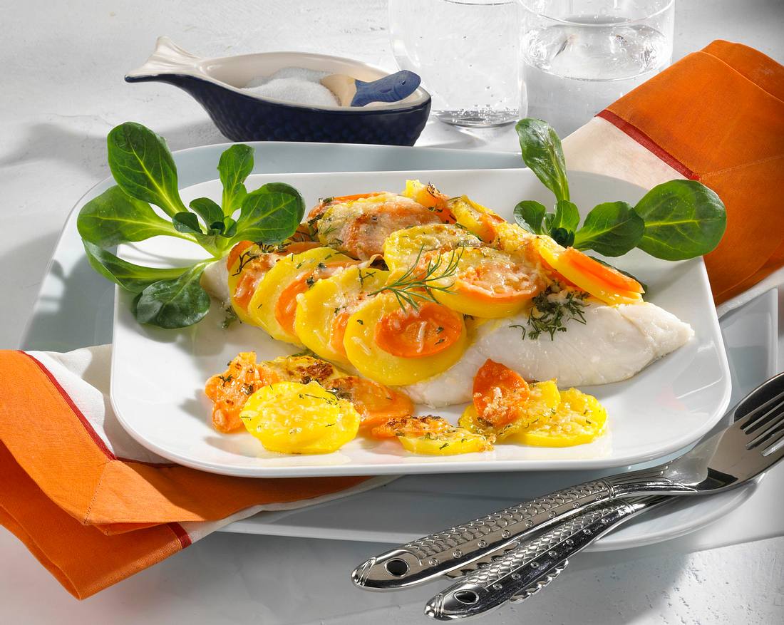 Fisch mit Möhren-Kartoffel-Haube Rezept | LECKER