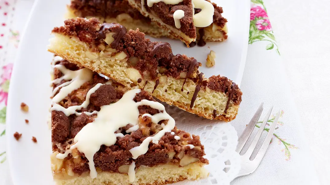 Hefekuchen - luftig-leckeres Lieblingsgebäck | LECKER