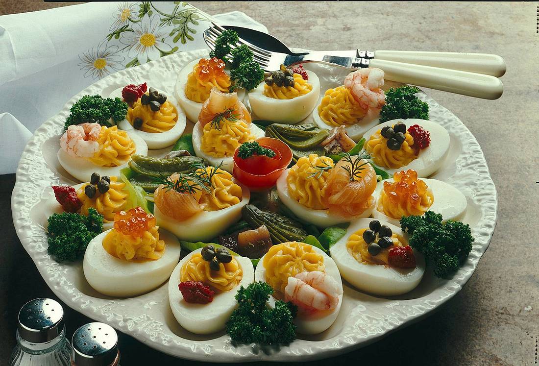 Garnierte Eier Rezept | LECKER
