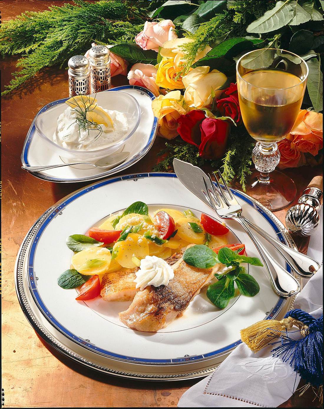 Gebratener Karpfen mit Kartoffelsalat Rezept | LECKER