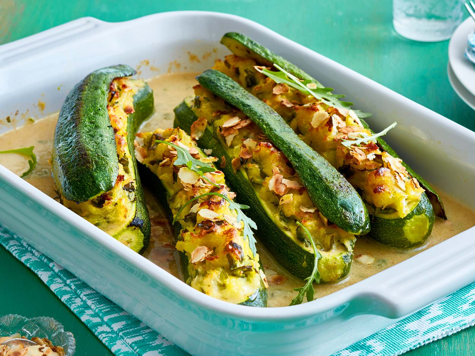 Gefüllte Zucchini vegetarisch - Top 5 Rezepte | LECKER