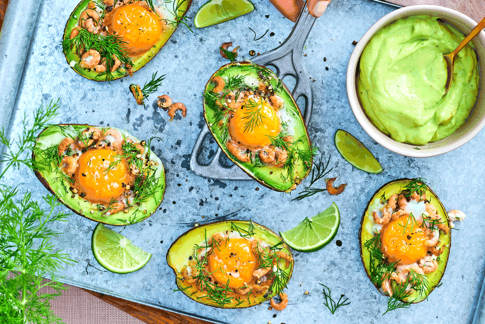 Gefüllte Avocado aus dem Ofen Rezept | LECKER