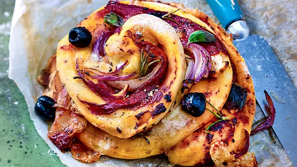 Pizzaschnecken Rezepte | LECKER