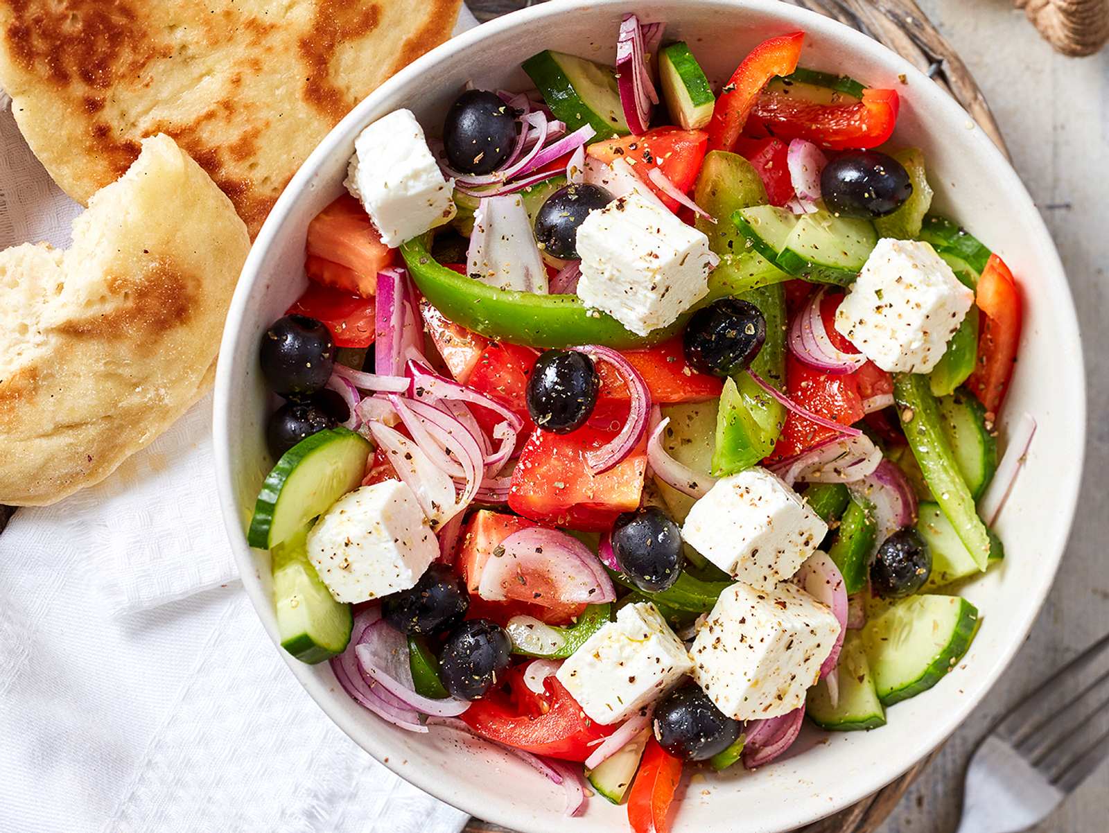Griechischer Salat – das einfache Original mit Feta Rezept | LECKER