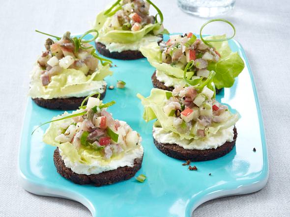 Matjes - salziger Hering, lecker zubereitet | LECKER