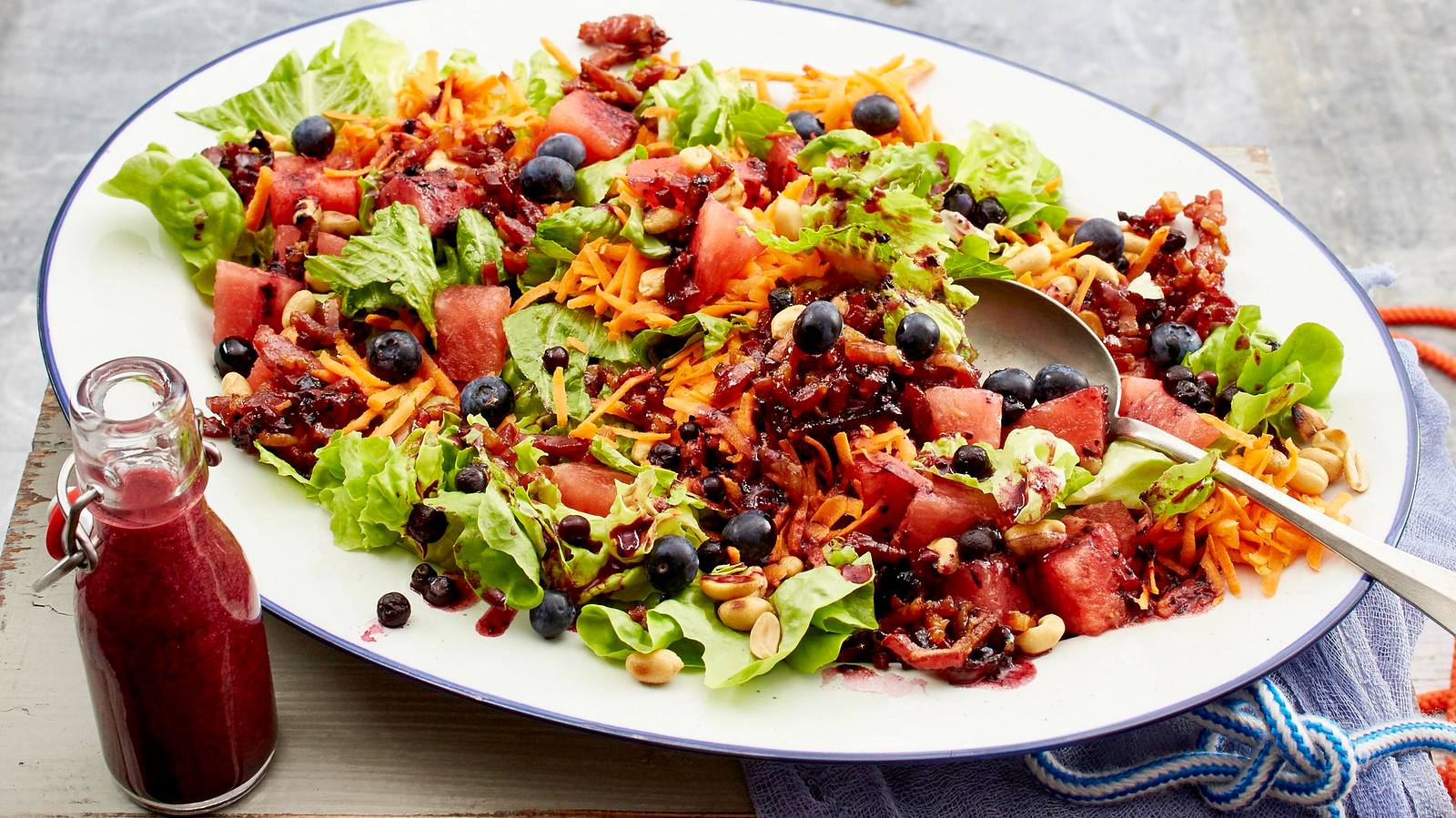 Melonensalat mit Ahornsirup-Speck – fruchtig, salzig, genial für warme ...