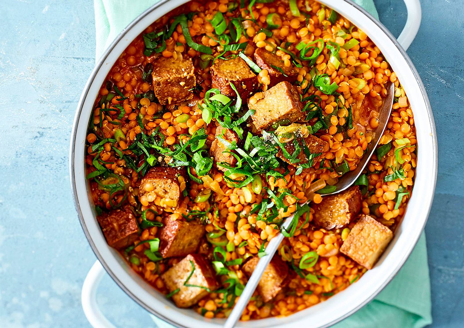 One-Pot- Rote-Linsen-Eintopf mit Tofu Rezept | LECKER