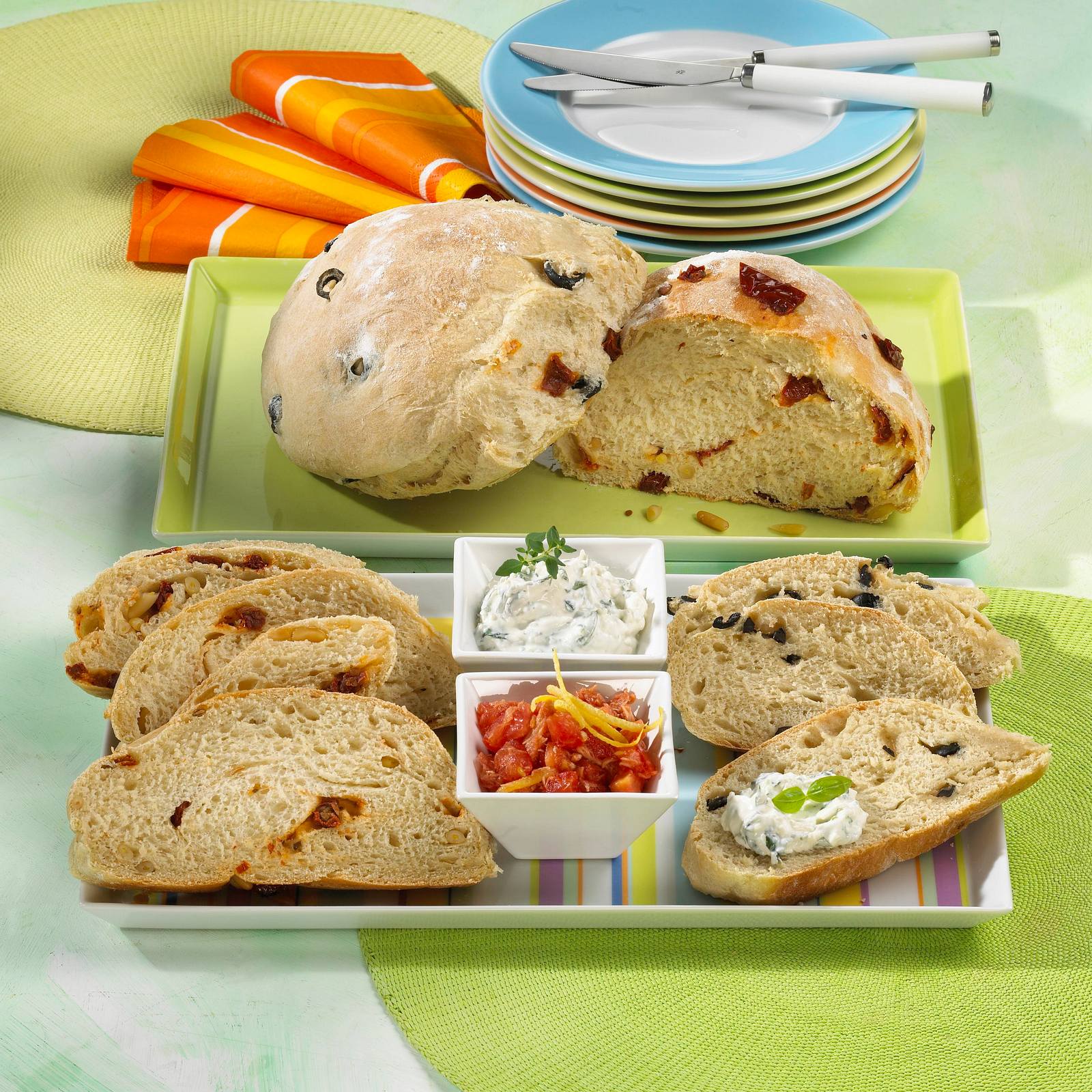 Partybrot mit zwei Dips Rezept | LECKER
