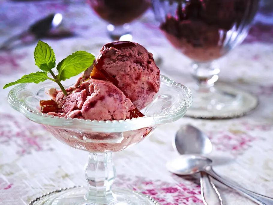 Pflaumen-Portwein-Eis Rezept | LECKER