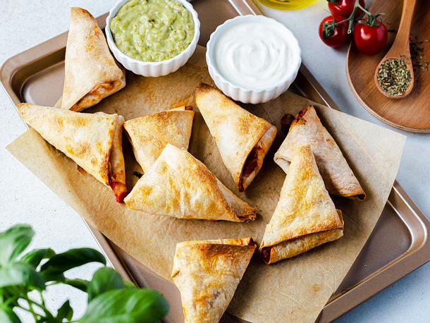 Schnelle Pizza-Ecken Rezept | LECKER