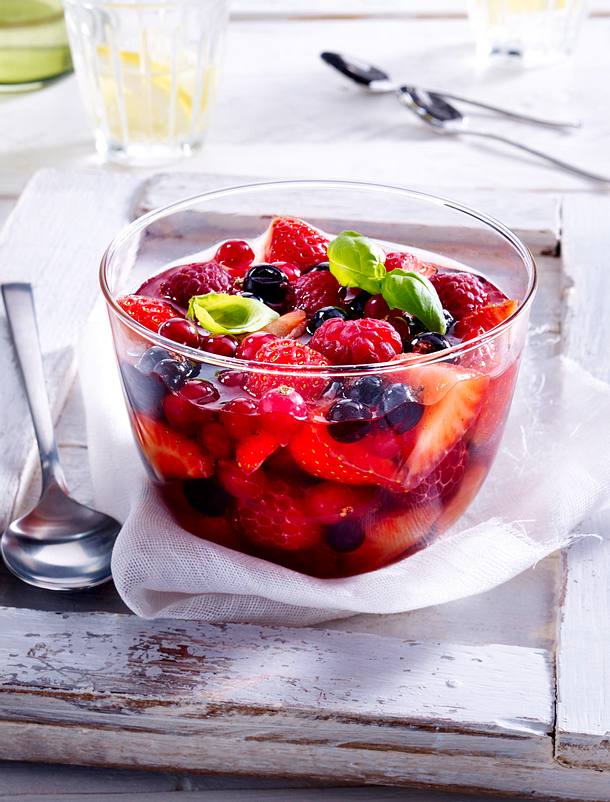 Rote Früchte-Gelee mit Basilikum Rezept | LECKER
