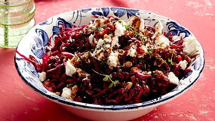 Rotkohlsalat - Grundrezept und tolle Varianten | LECKER