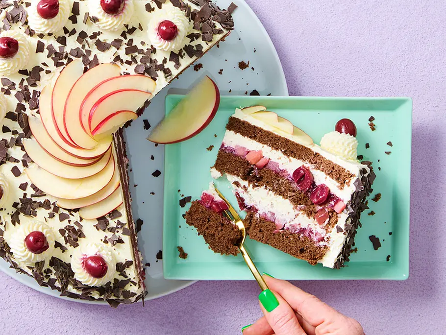 Liebt Omi, lieben wir: Schwarzwälder Torte mit Apfel | LECKER