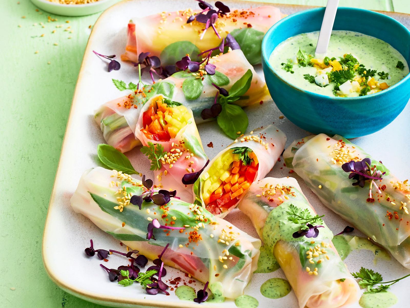Sommerrollen zu Frankfurter grüner Soße Rezept | LECKER