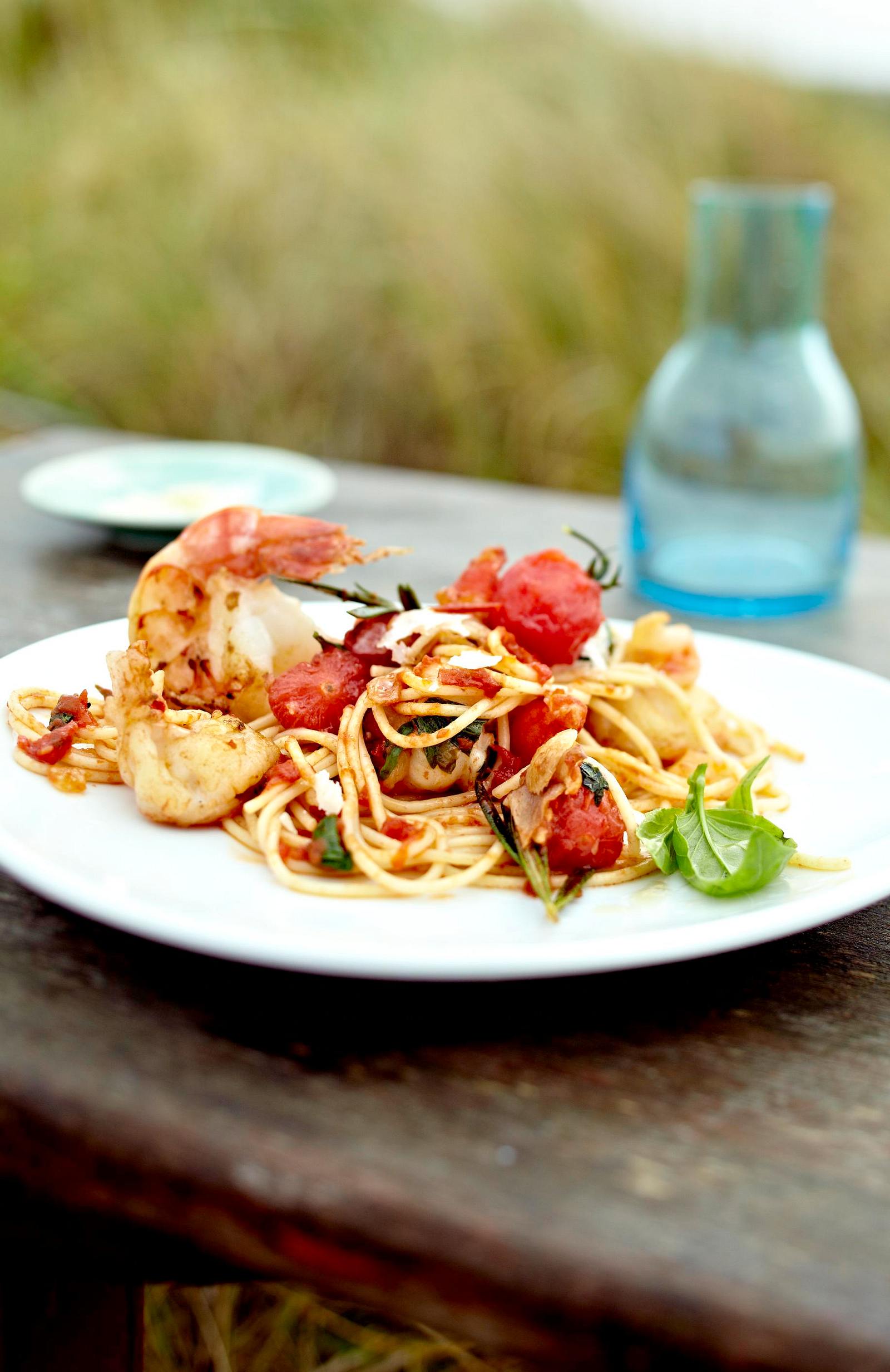 Spaghetti mit Scampi und Spicy Tomaten Rezept | LECKER
