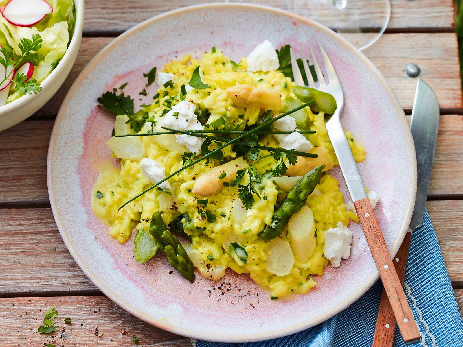 Spargel Duo Auf Safran Risotto Mit Ziegenkäse Rezept Lecker