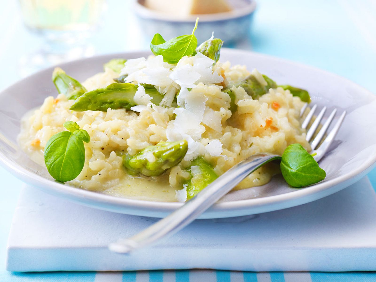 Spargelrisotto mit grünem & weißem Spargel Rezept | LECKER