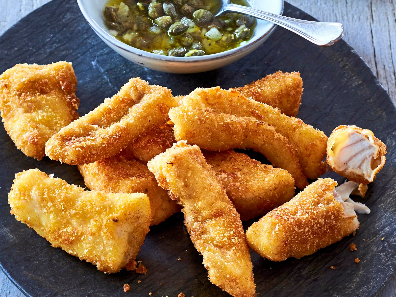 Stäbchen spezial: Crispy Dippers aus Seelachs Rezept | LECKER