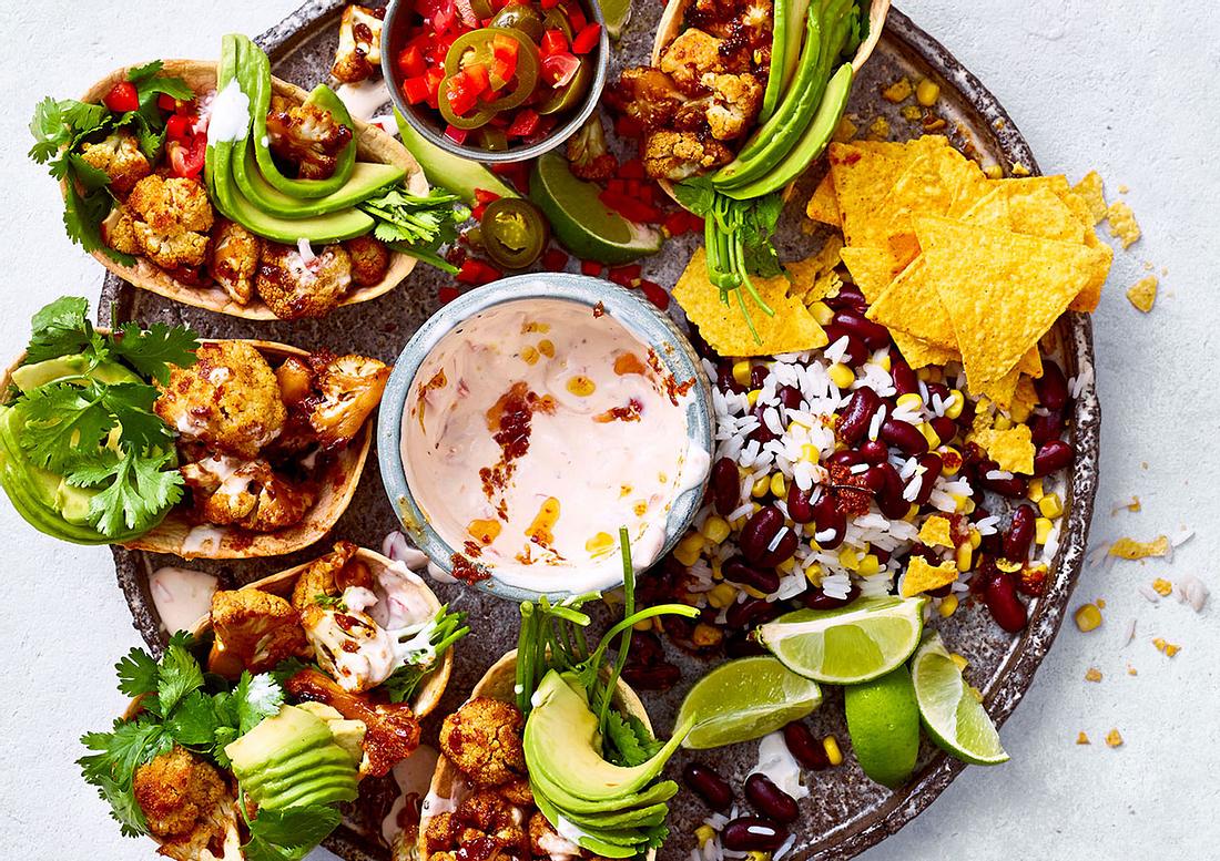 Taco-Platte mit Tex-Mex-Reis & Salsa Rezept | LECKER