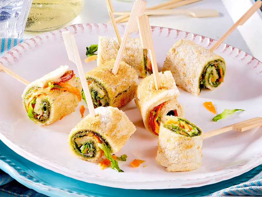 Toast-Spießchen mit Schinken und Pesto Rezept | LECKER