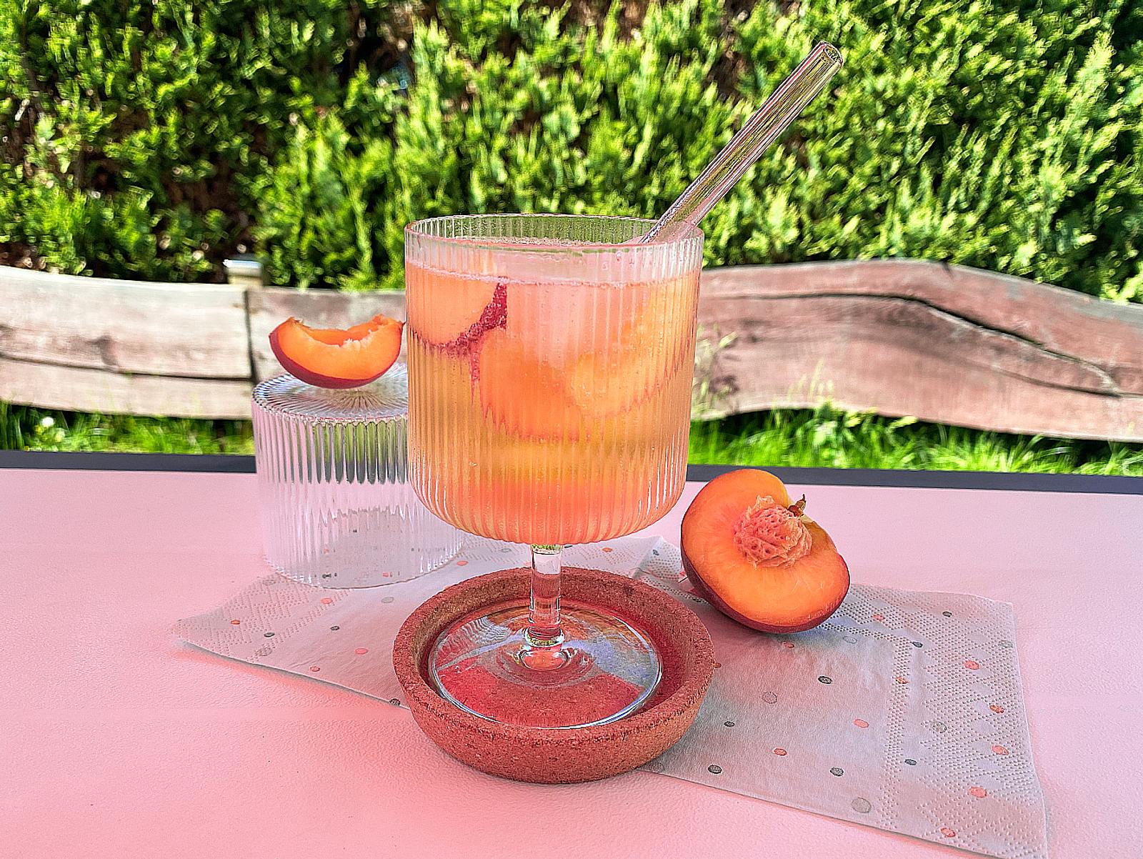 Die Spritz-Trends 2026: Peach Perfect Spritz & Co. | LECKER